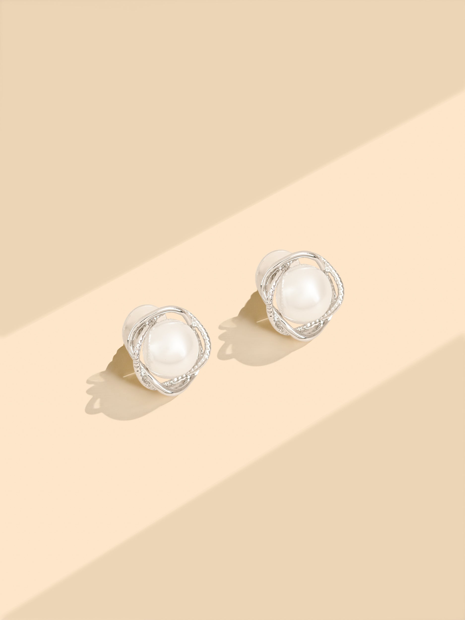Floral Pearl Studs – Limelightpk