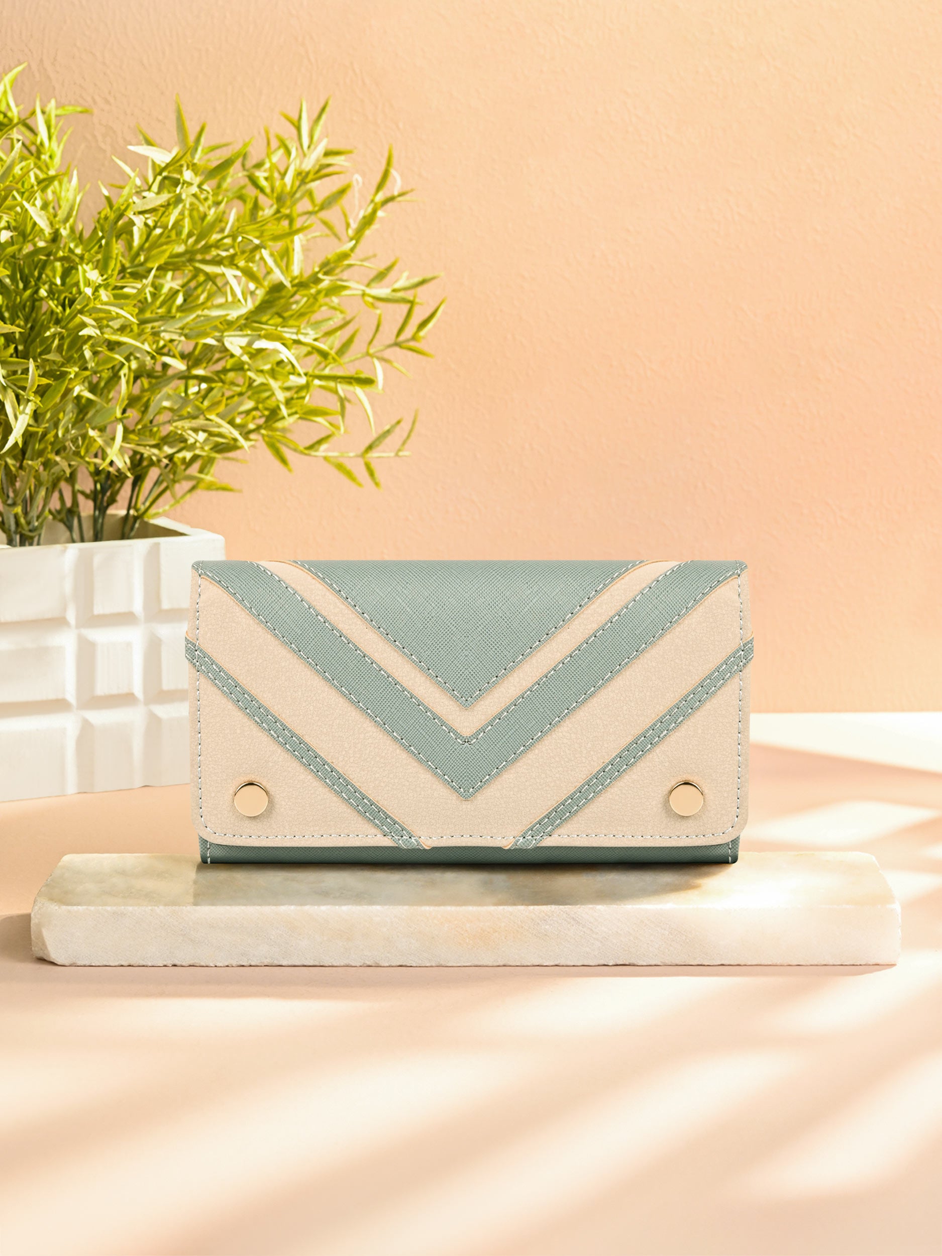Two-tone Chevron Wallet – Limelightpk