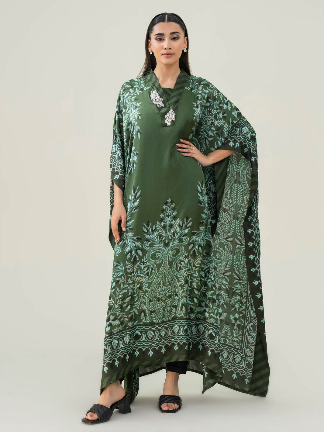 Pret | Ready Made Dresses for Women Summer 2025 – Limelightpk
