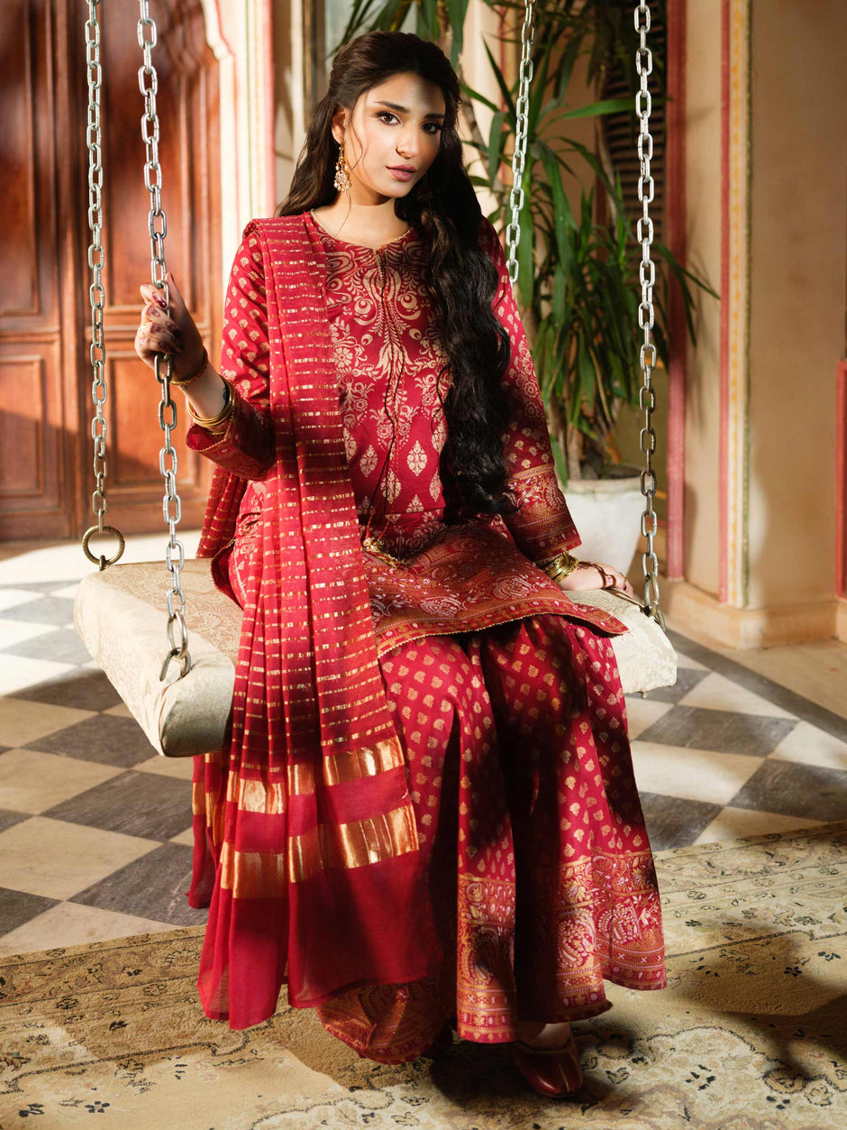 Pret | Ready Made Dresses for Women Summer 2025 – Limelightpk