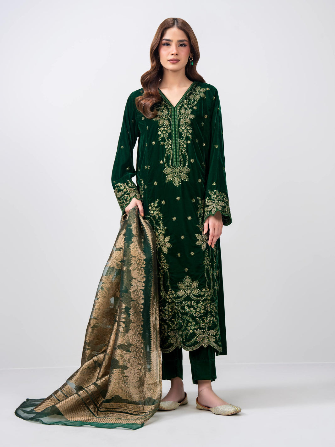 Buy Ready Made Velvet Suits for Ladies – Limelightpk