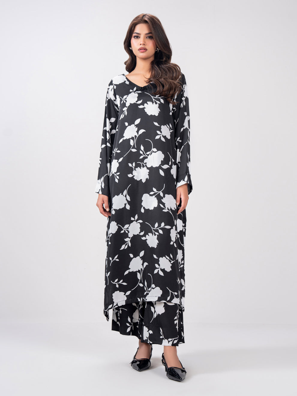2 Piece Silk Suit- Embellished (Pret) – Limelightpk
