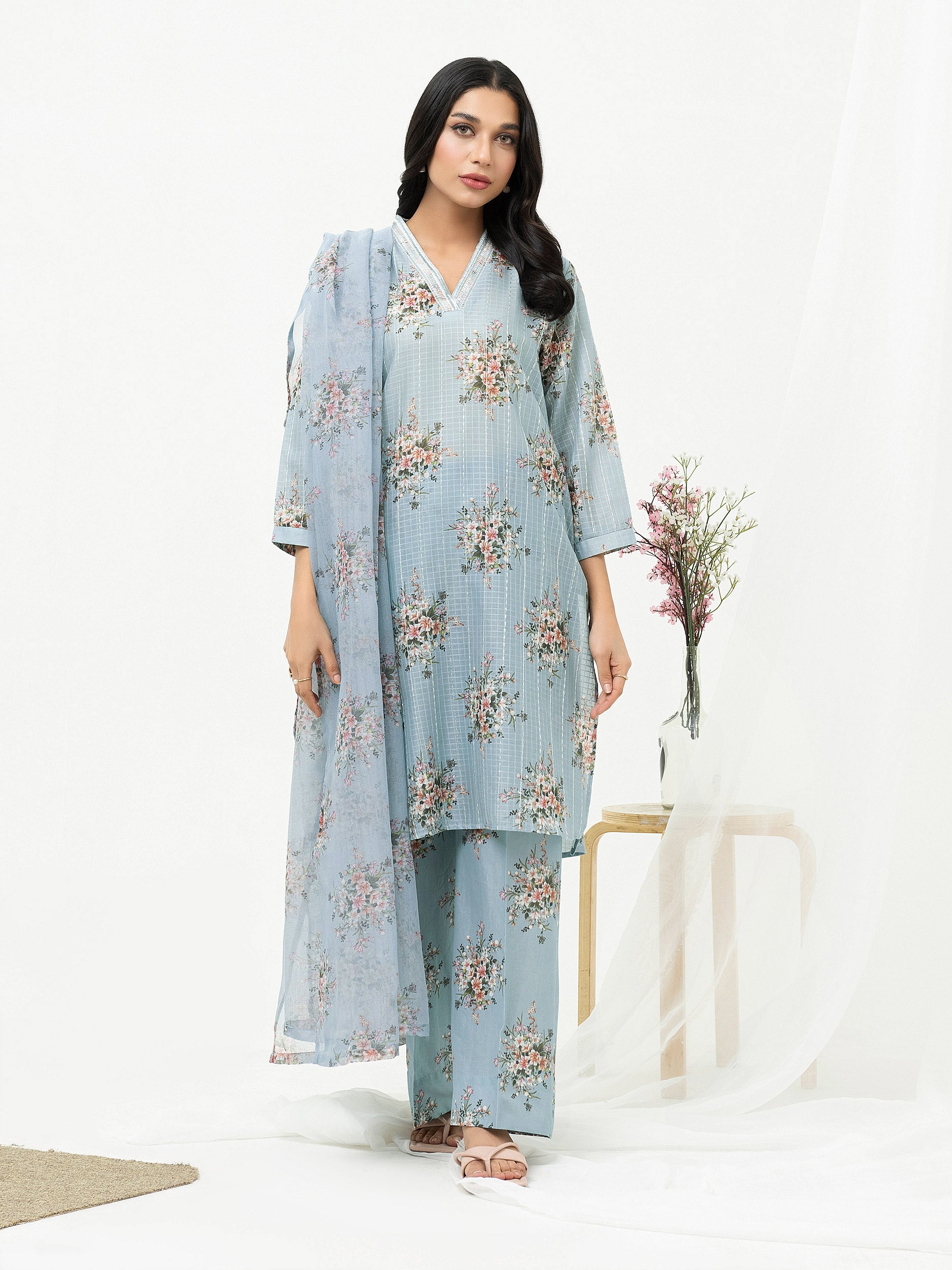 3 Piece Textured Lawn Suit-Embroidered (Pret) – Limelightpk