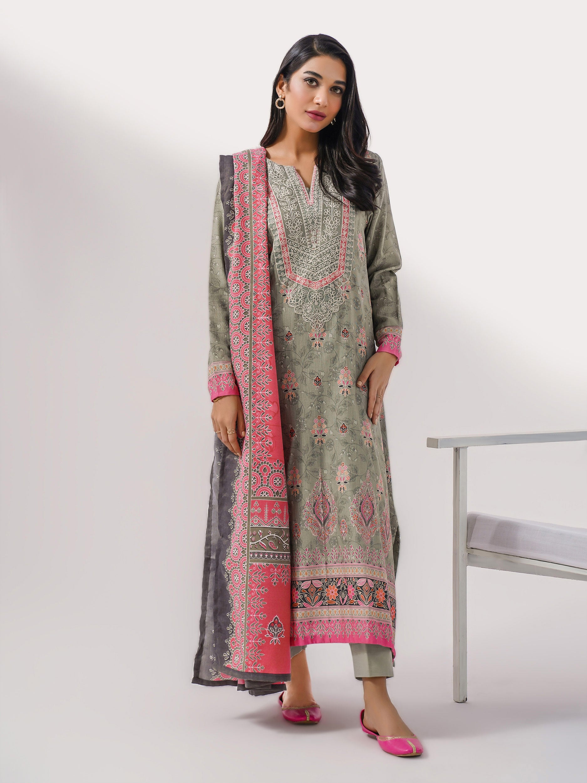 3 Piece Khaddar Suit-Embroidered(Pret) – Limelightpk