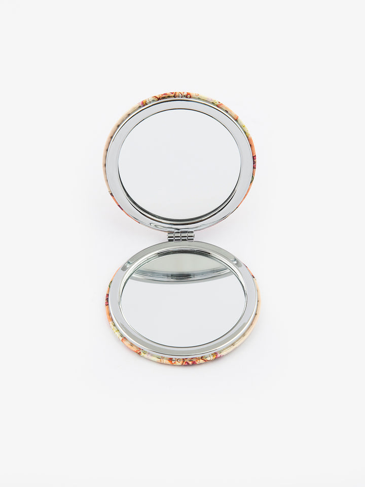 Cosmetics – Limelightpk