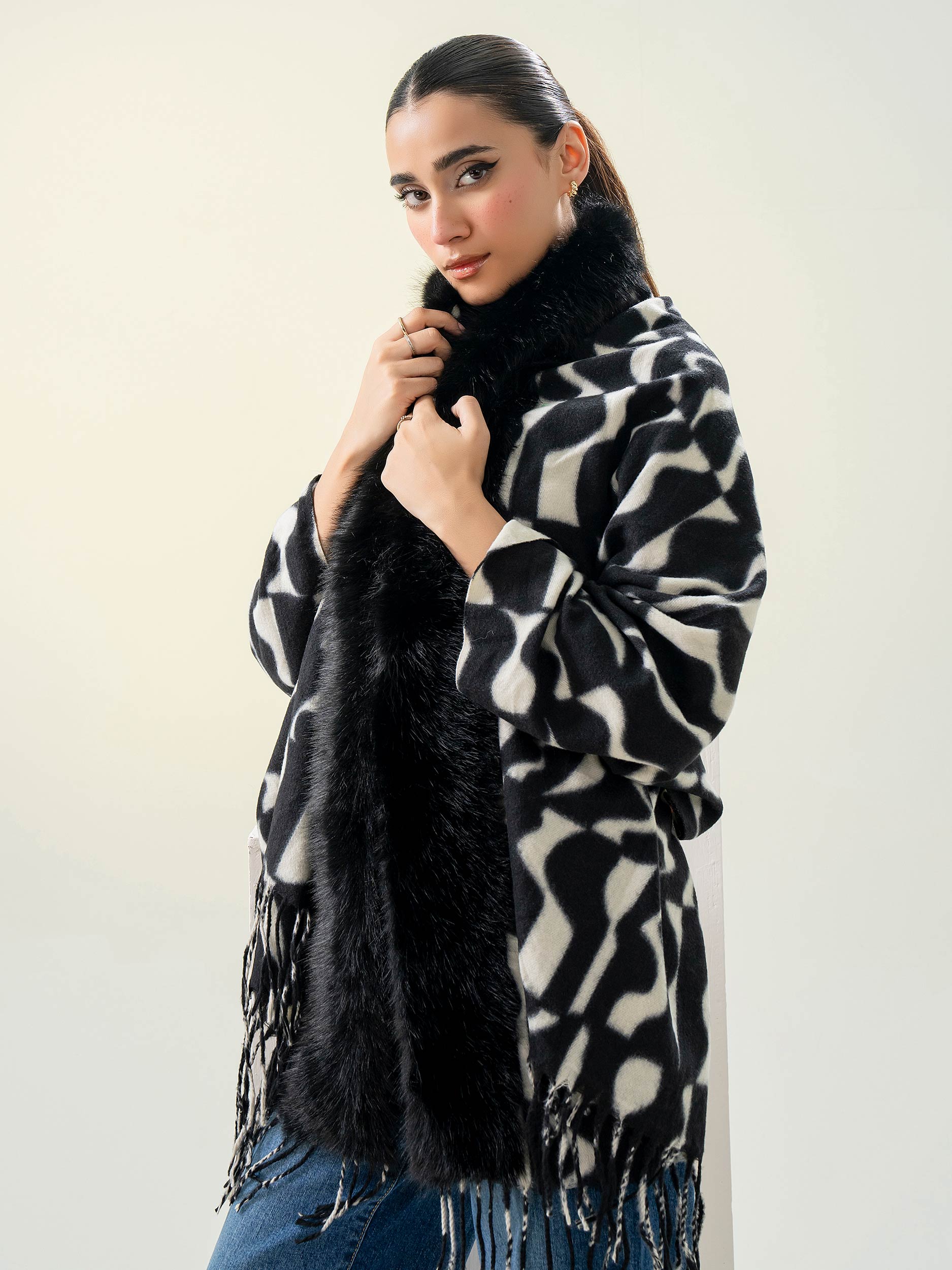 Animal Printed Woolen Cape Shawl – Limelightpk