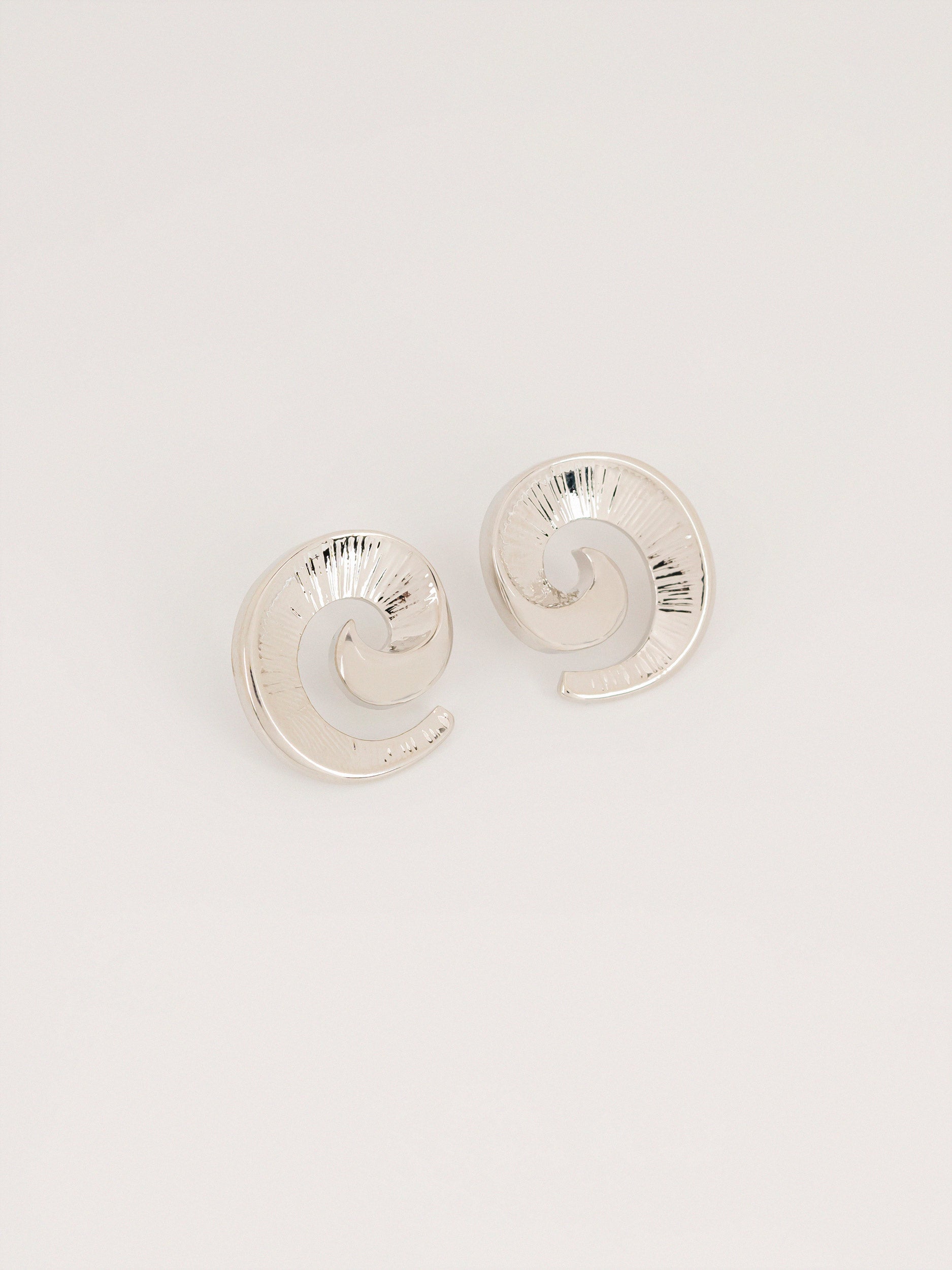 Spiral Wave Stud Earrings – Limelightpk