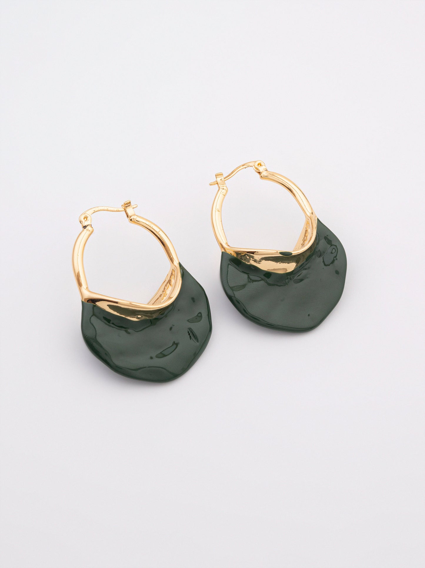 Wavy Hoop Earrings – Limelightpk