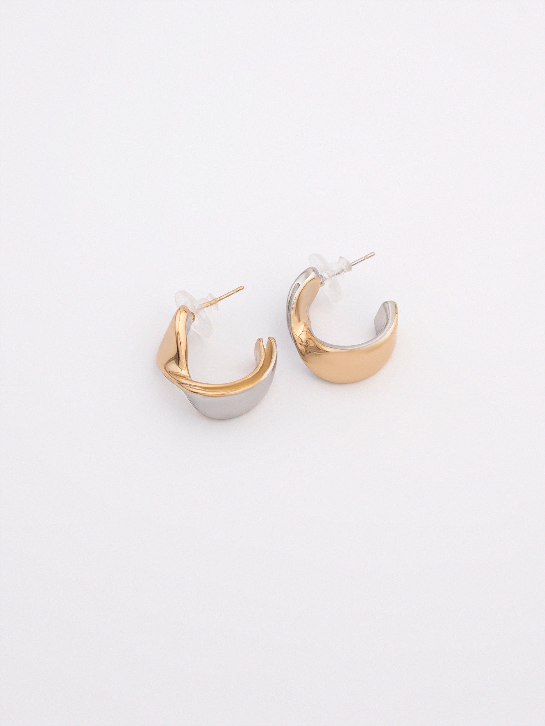 Curved Hoop Earrings – Limelightpk