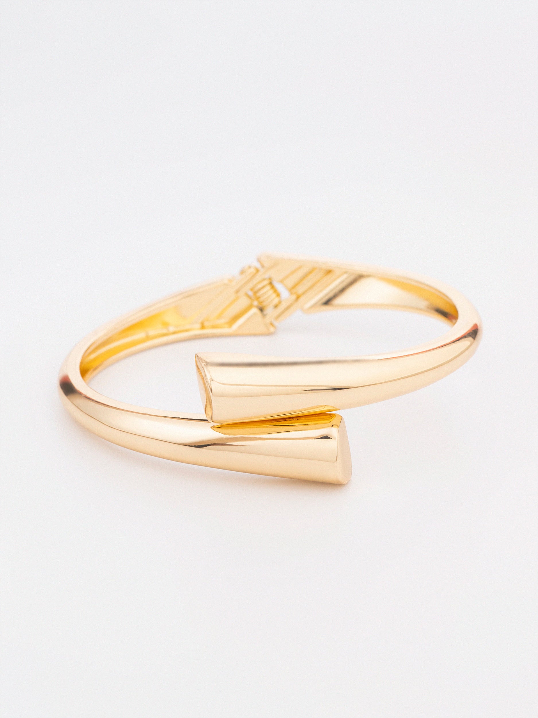 Overlap Cuff Bracelet – Limelightpk