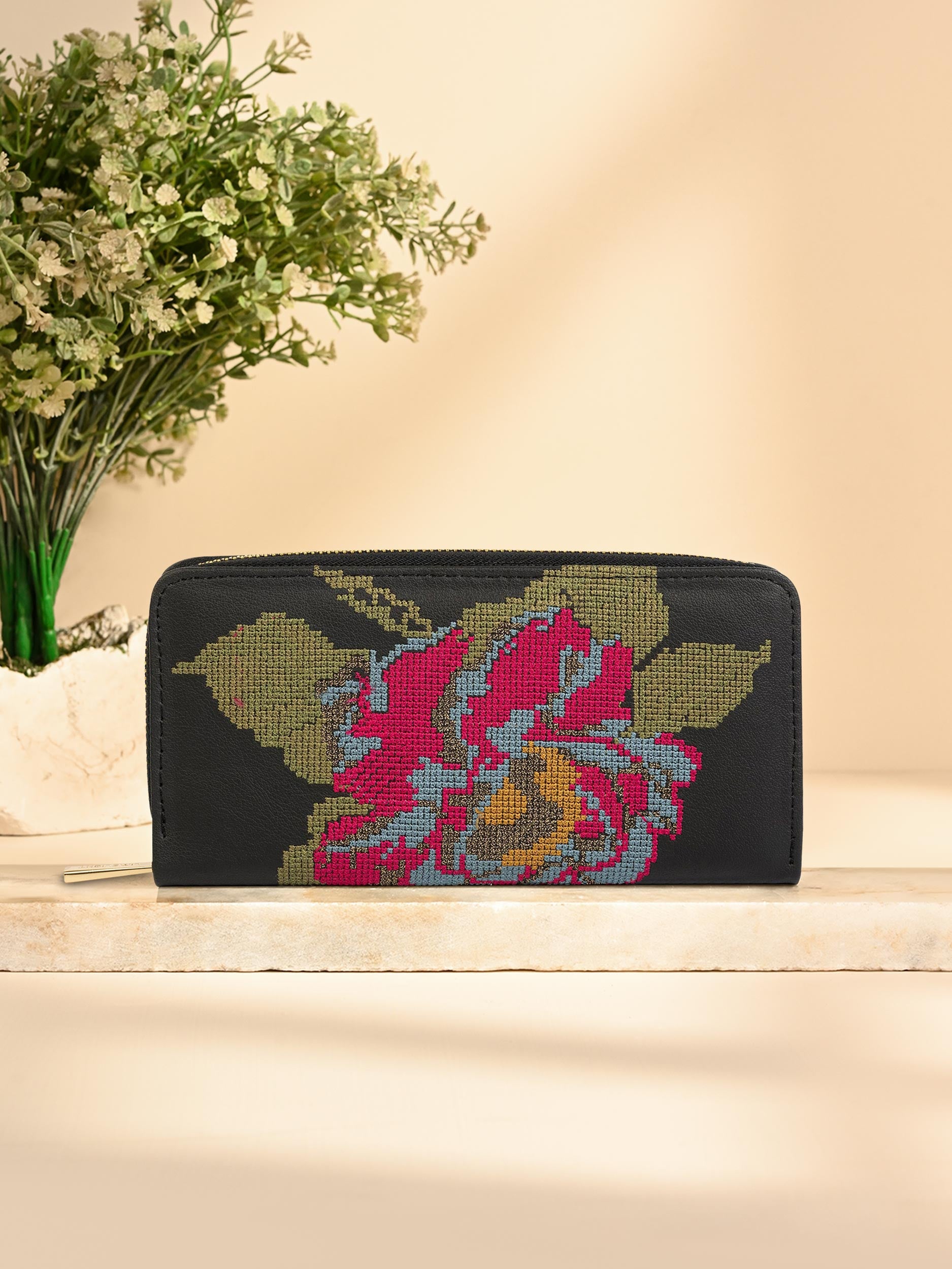 Embroidered Wallet – Limelightpk