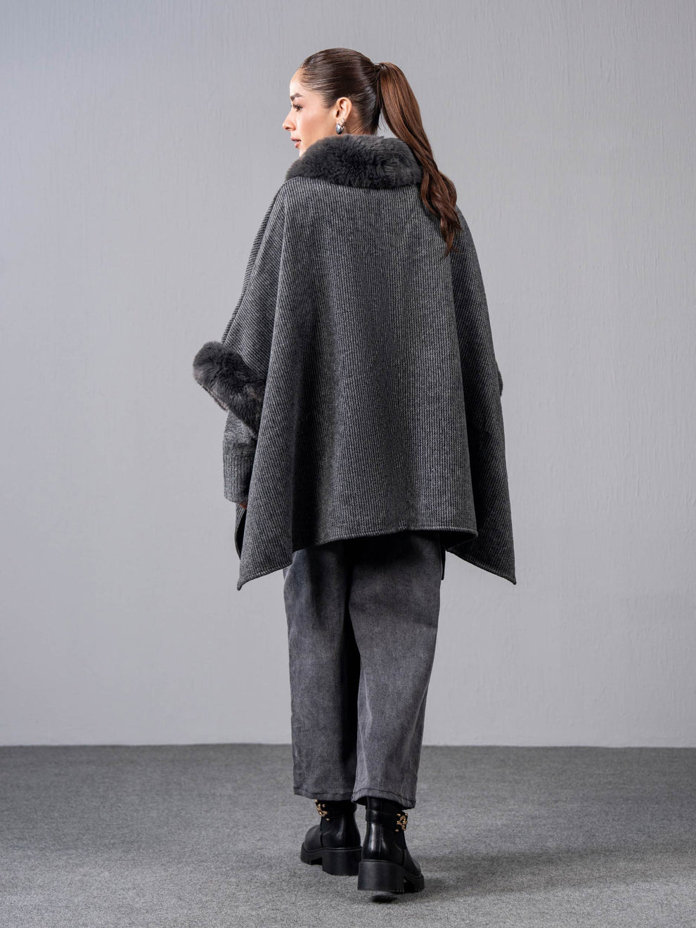 Woolen Fur Cape – Limelightpk