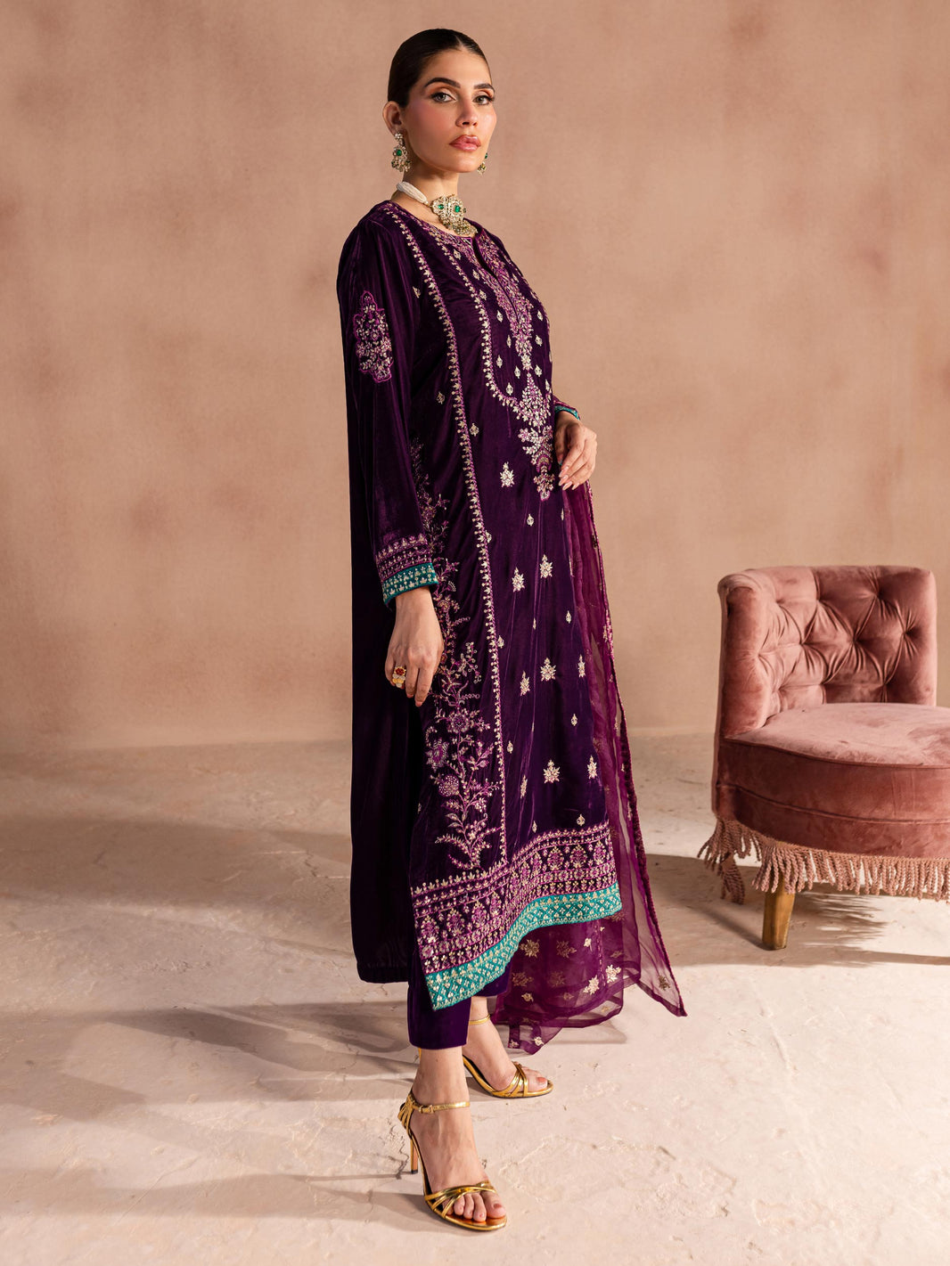 Unstitched Embroidered Winter – Limelightpk