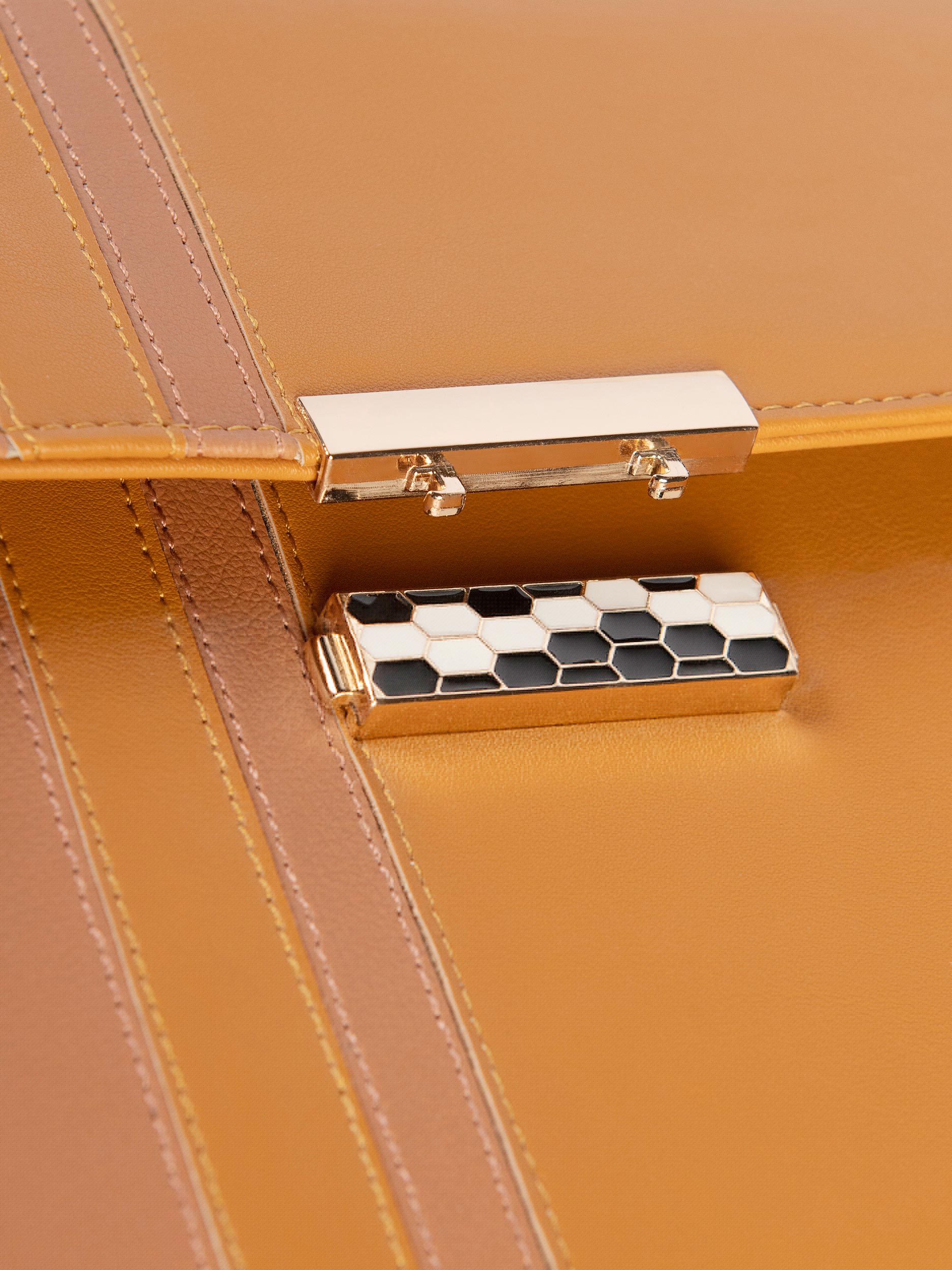 Box Style Handbag – Limelightpk