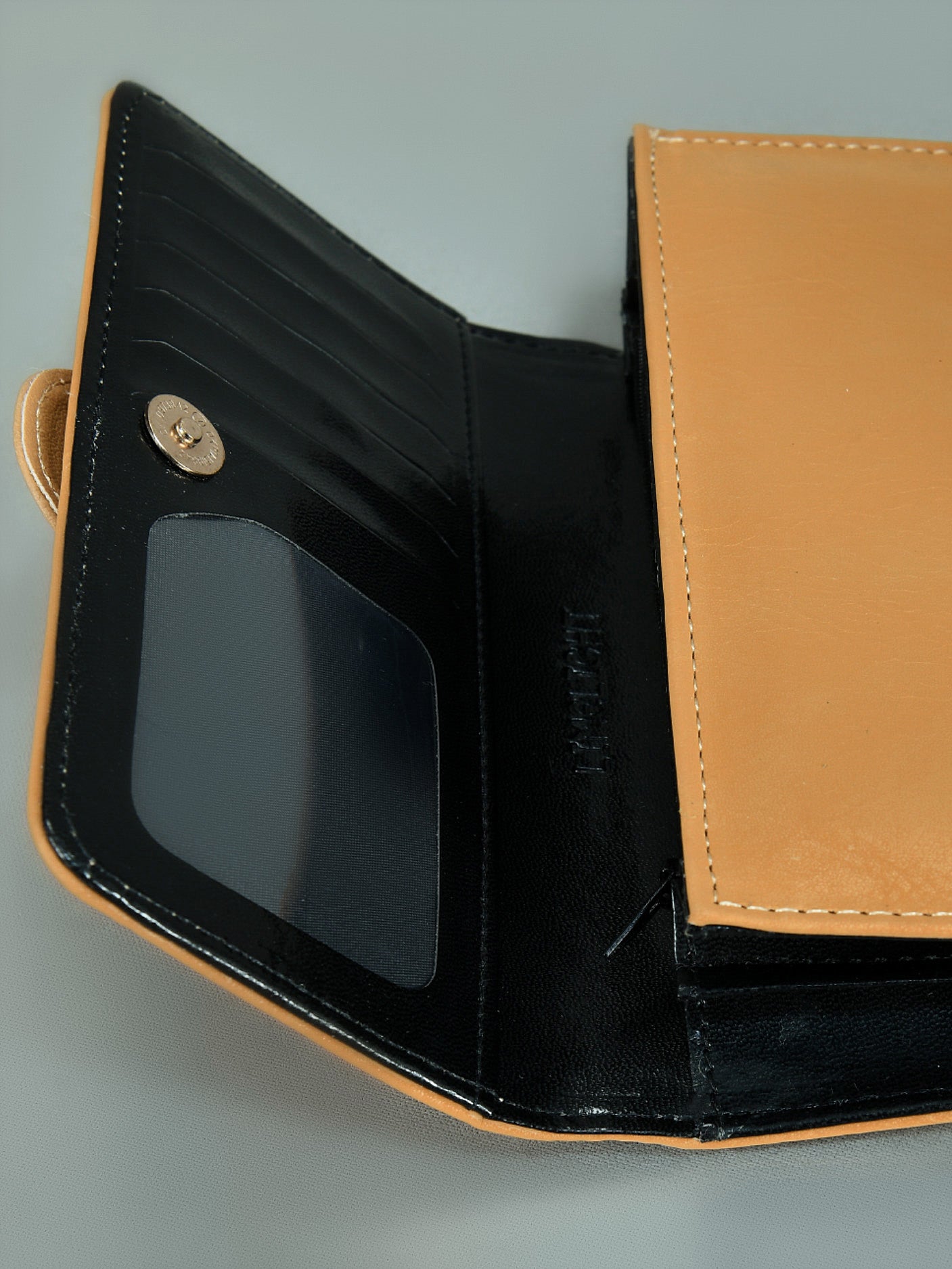 Buckle Wallet – Limelightpk